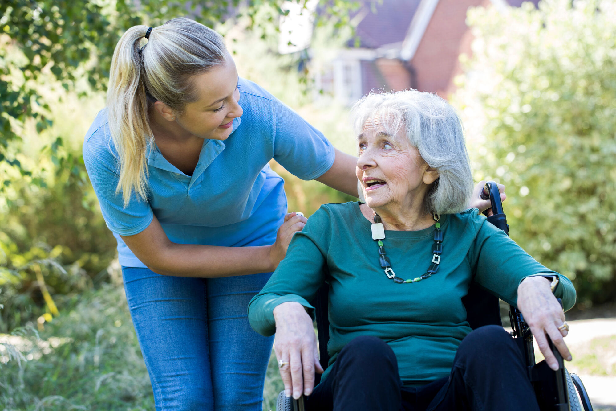 A Guide to Confidentiality in Care | Five rules & legislation