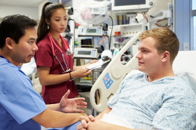 How to Become a Nurse | Responsibilities, qualifications & salary