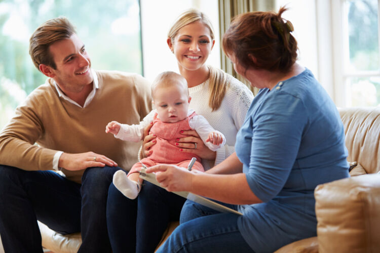 How to Become a Social Worker | Responsibilities & qualifications