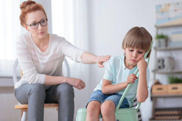 What Is Selective Mutism | Causes, Signs, Symptoms In Adults & Children