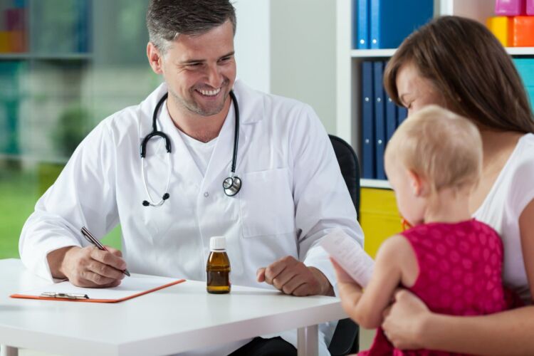 How to Become a Doctor | Hours, roles, qualifications & earnings