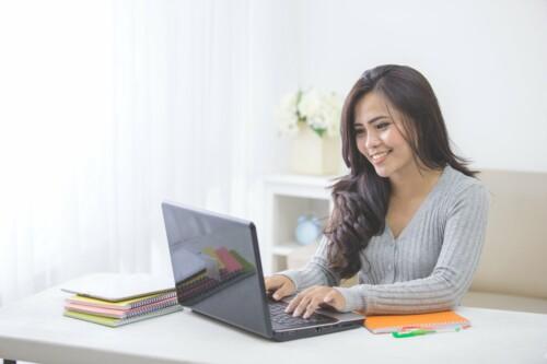 How to Become a Food Critic | Hours, roles & qualifications