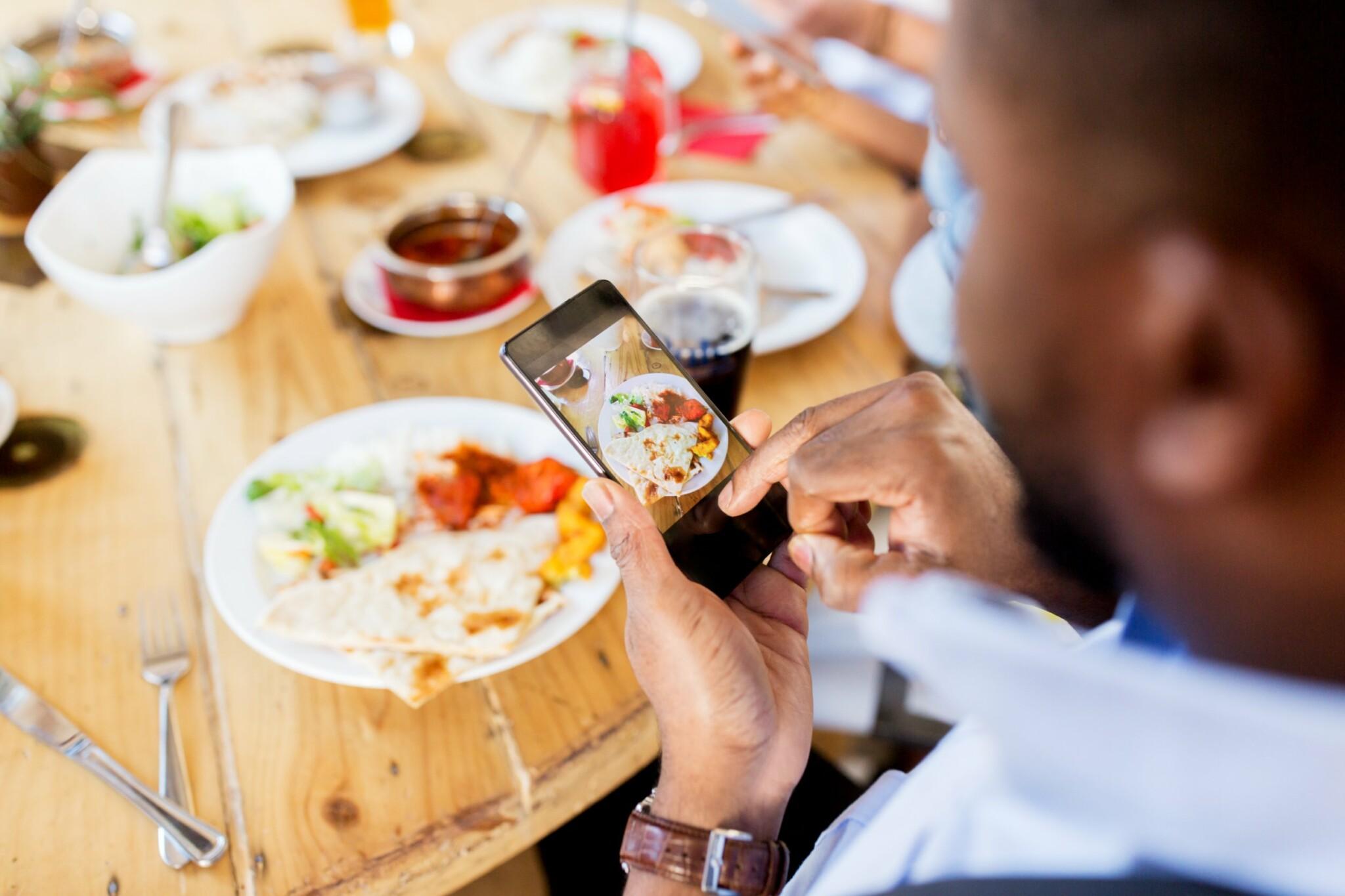 How to Become a Food Critic | Hours, roles & qualifications