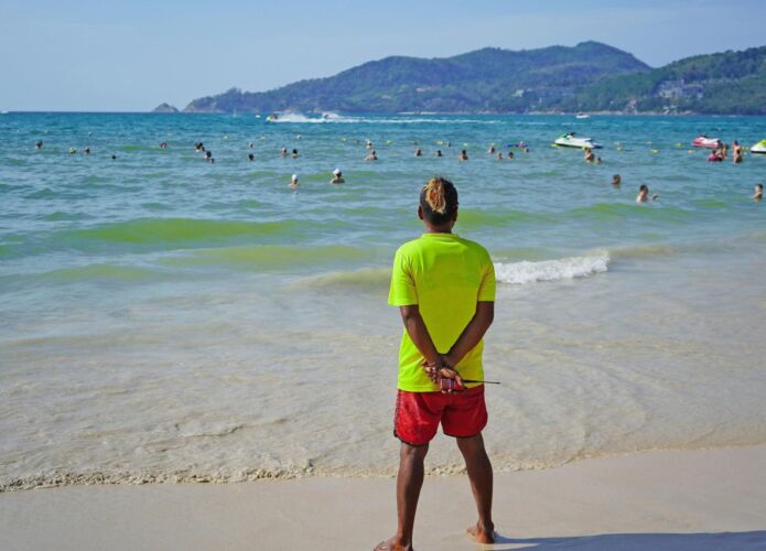 How to Become a Lifeguard | Hours, roles & qualifications