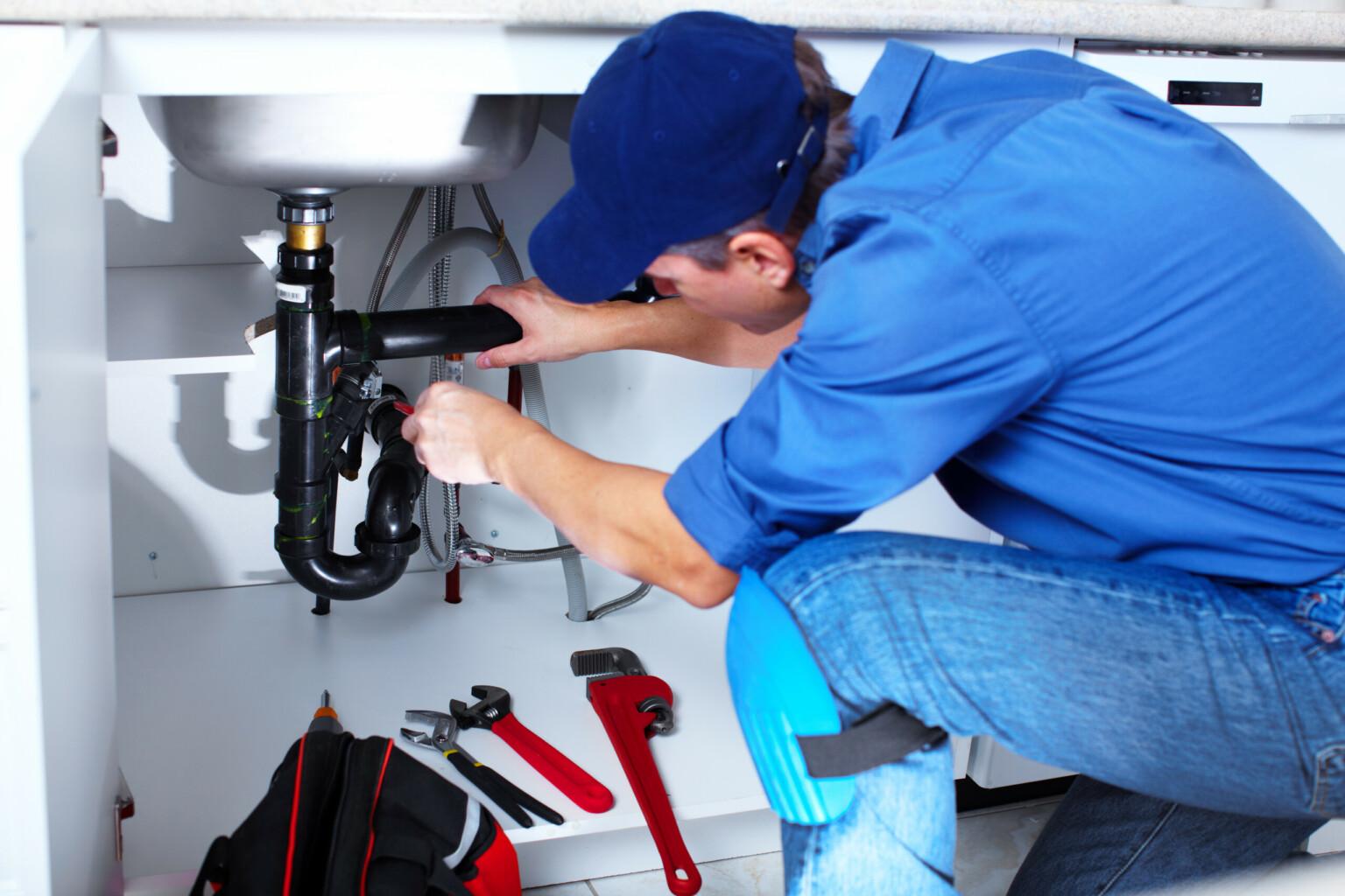 How to Become a Plumber | Hours, roles & qualifications
