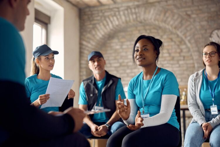 How to Become a Youth Worker | Hours, roles & qualifications