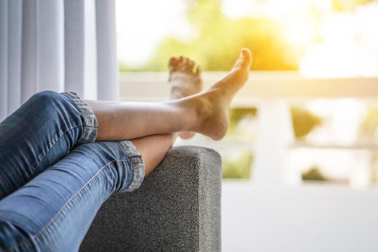 What is Podophobia? | Triggers, symptoms, diagnosis & treatment