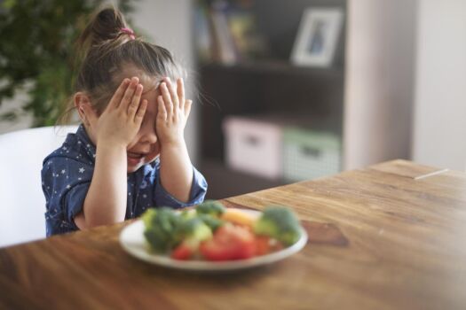 Supporting Children with Eating Disorders | Symptoms & causes