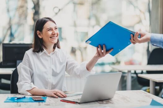 How to Become an Administrator | Hours, roles & qualifications