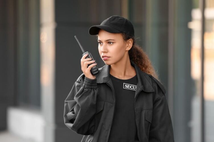 How to Become a Bailiff | Hours, roles & earnings
