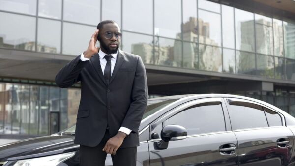 How to Become a Bodyguard | Hours, roles, & earnings