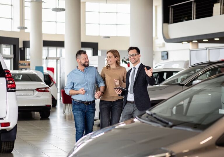 How to Become a Car Dealer | Hours, qualifications & earnings