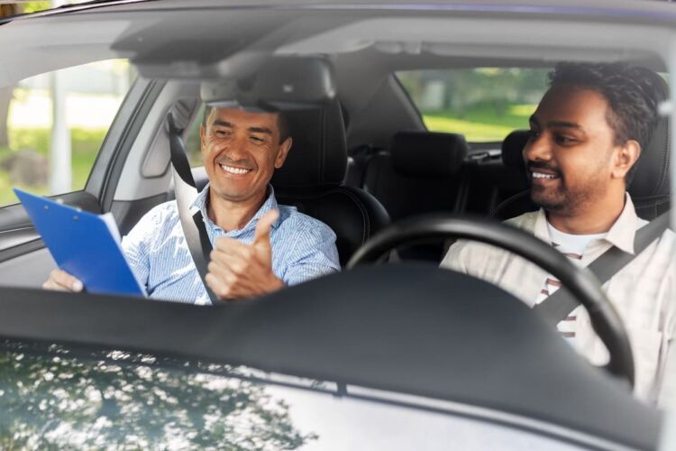How to Become a Delivery Driver | Hours, qualifications & earnings