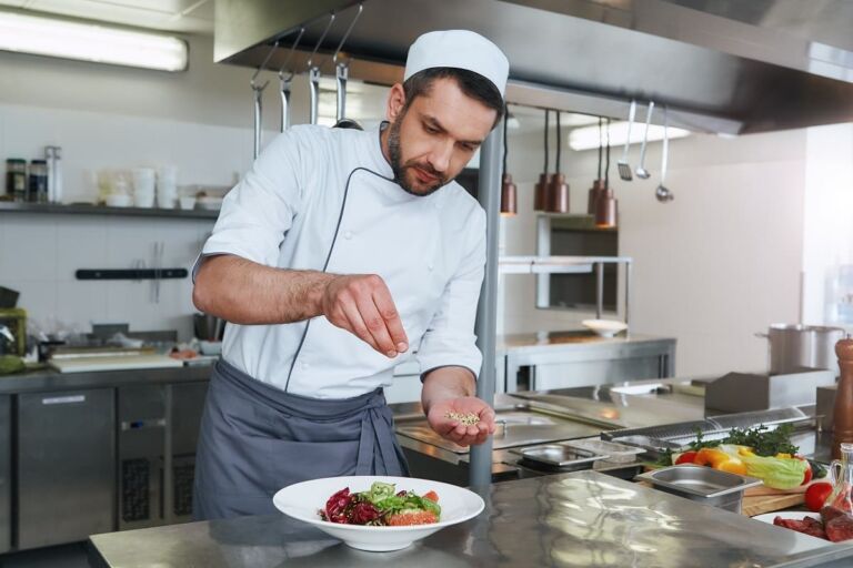 How to Become a Commis Chef | Hours, qualifications & earnings