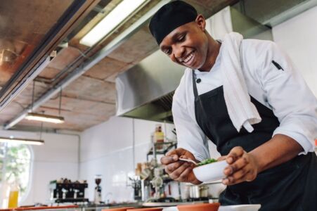 How to Become a Commis Chef | Hours, qualifications & earnings
