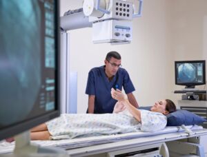 How to Become a Radiographer | Hours, qualifications & earnings