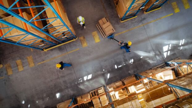 How to Become a Warehouse Operative | Qualifications & earnings