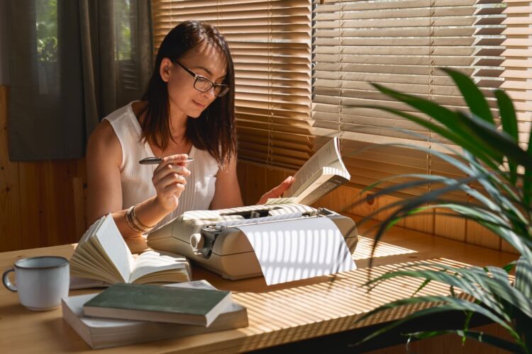 How to Become a Writer | Qualifications & earnings