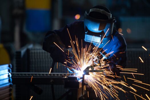 How to Become a Welder | Qualifications & earnings