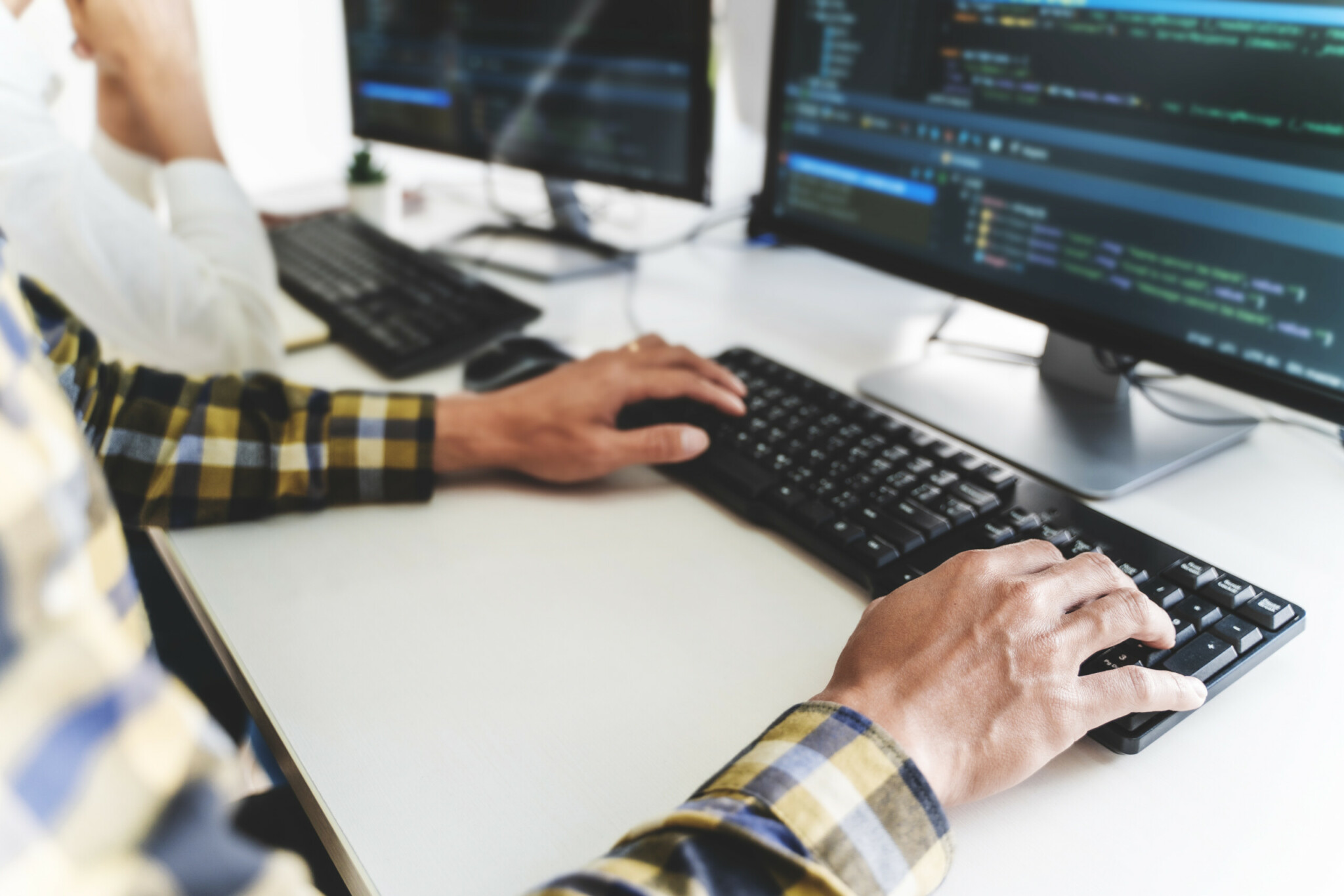 How to Become a Web Developer | Qualifications & earnings