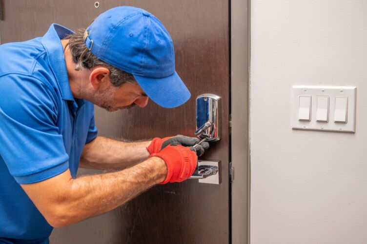 Health and Safety Guide for Locksmiths | Risks, PPE, Training