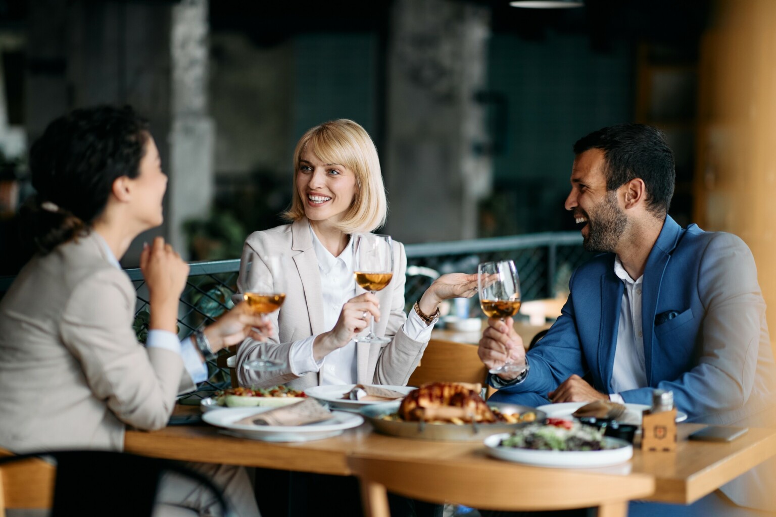How to Become a Food Critic | Hours, roles & qualifications