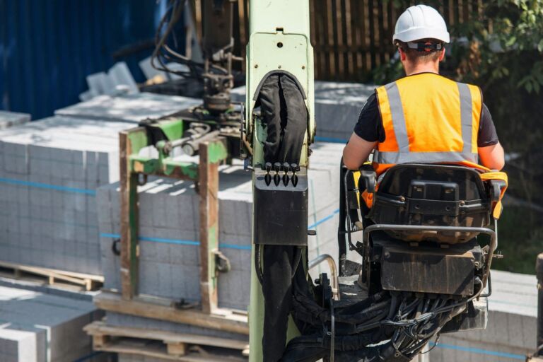 10 Critical Insights into LOLER Regulations for Safe Lifting