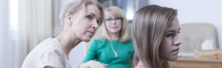Attachment Disorders Explained | 5 Types, Causes & Signs